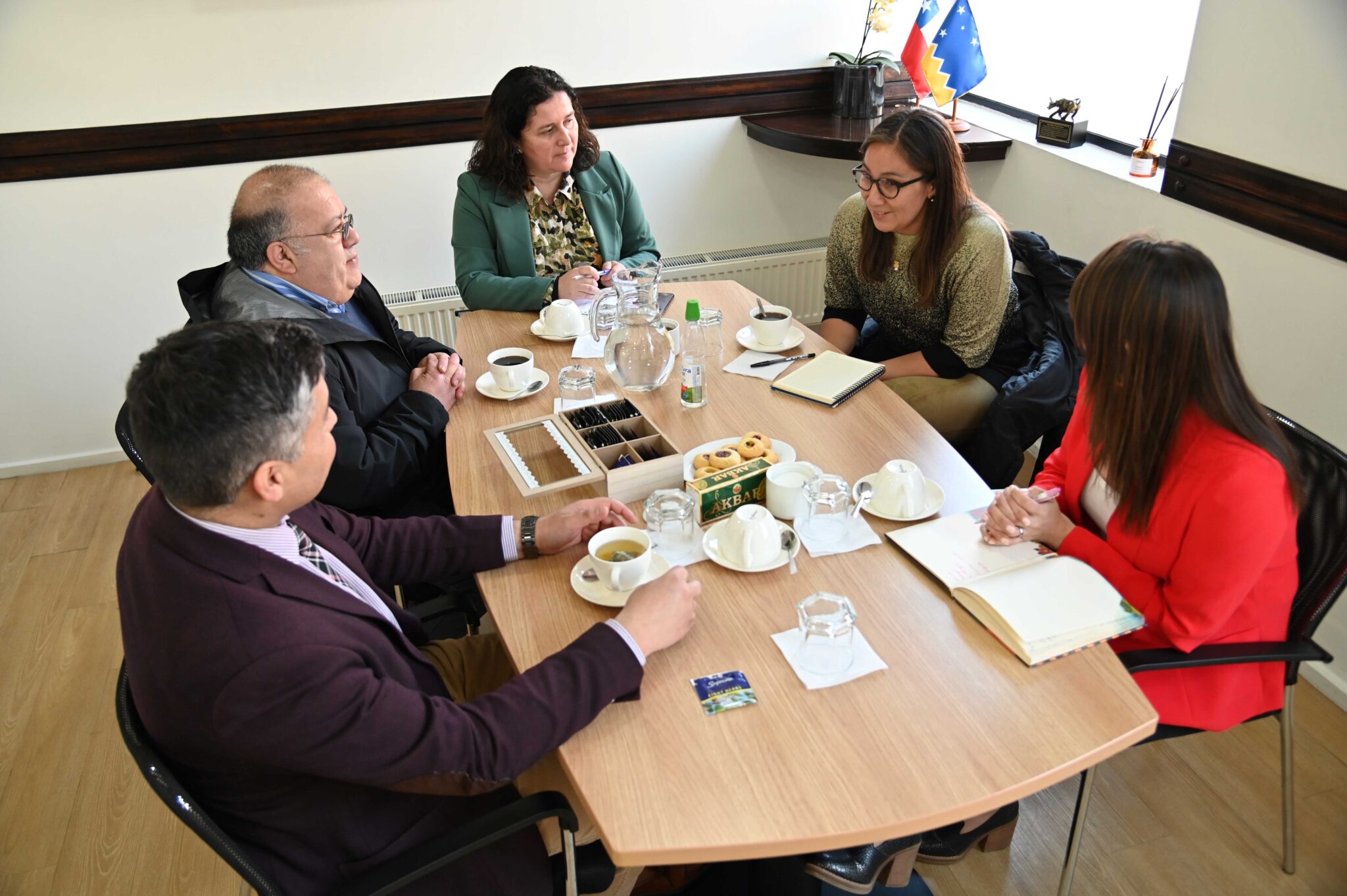 Nueva directora regional de Junaeb coordina trabajo con el SLEP ...