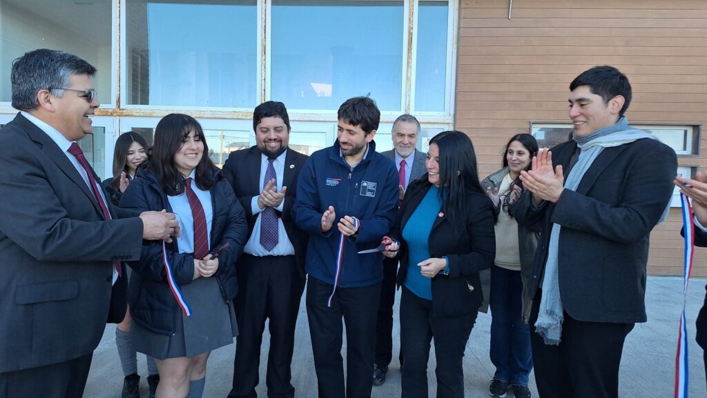 Inauguran obras de mejoramiento en el Liceo Hernando de Magallanes ...
